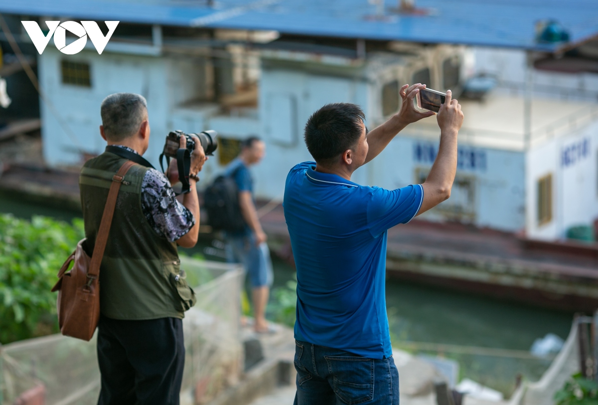Điểm “săn” hoàng hôn tuyệt đẹp bên cầu Long Biên