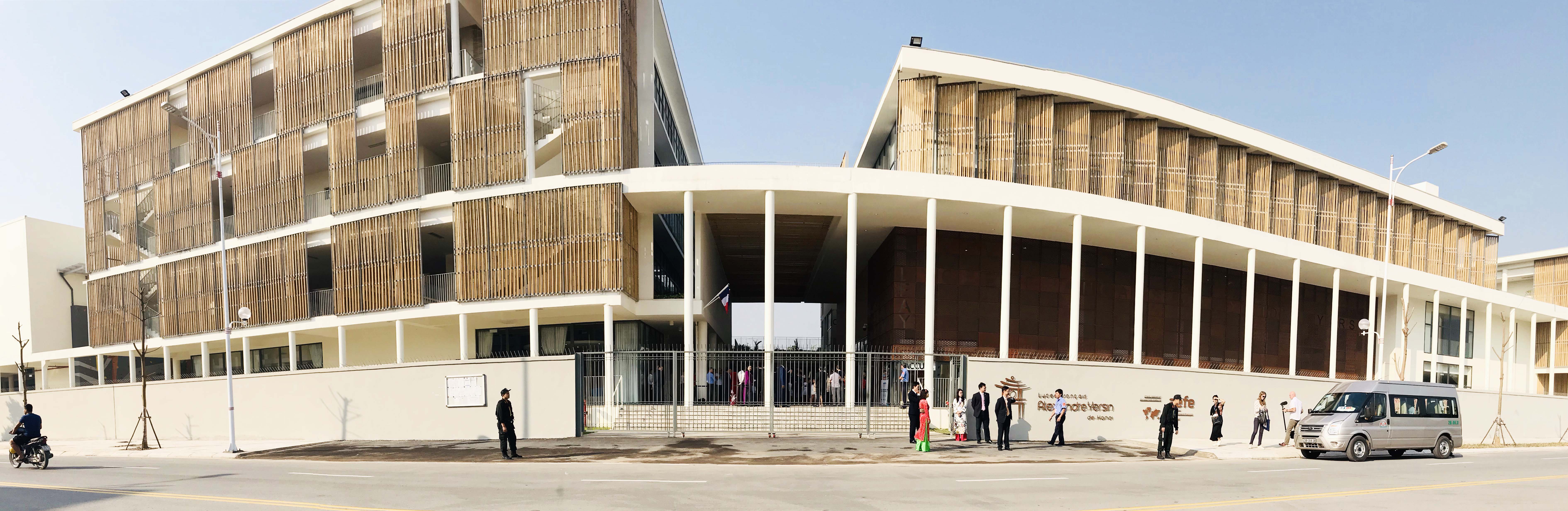 Édouard Philippe inaugure le nouveau bâtiment du Lycée français ...