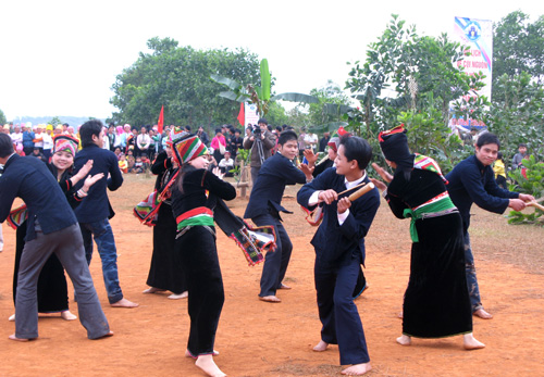 Traditional dances of Kho Mu people