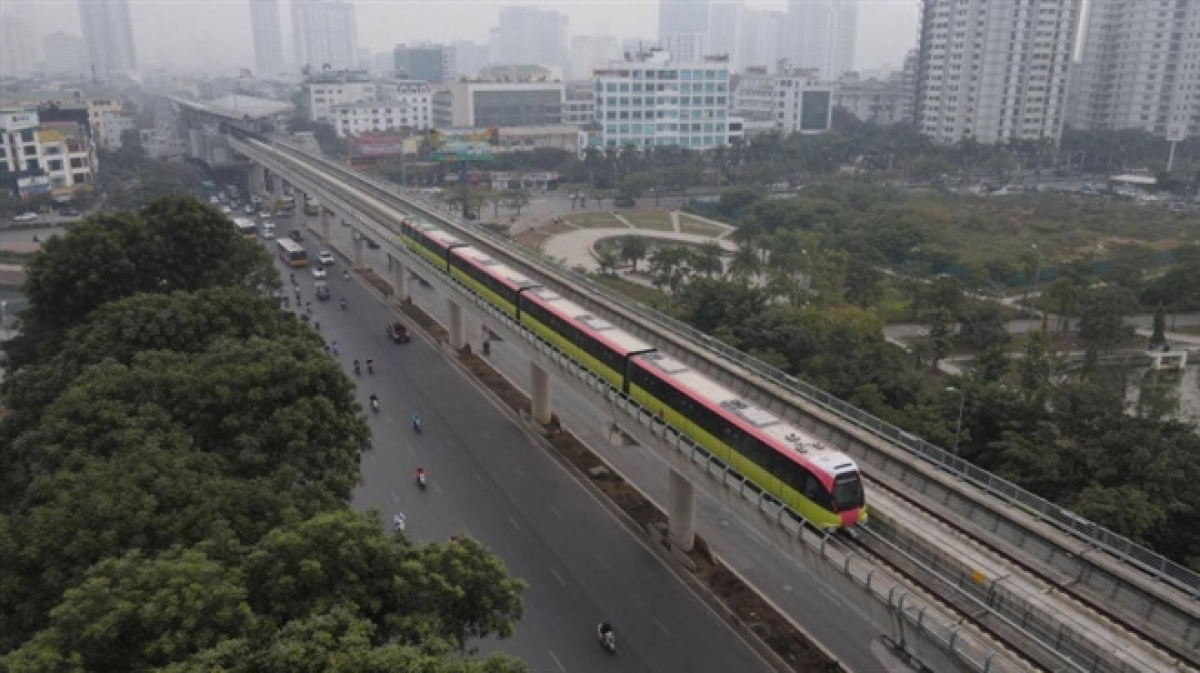 Third train of Hanoi metro line arrives in Vietnam