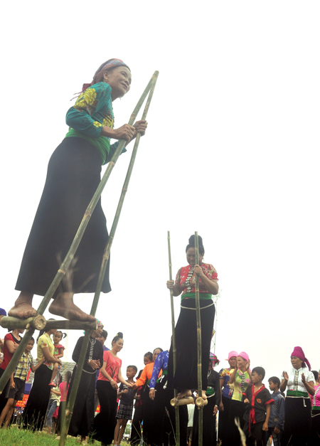 Cà kheo- trò chơi dân gian của người Thái Tây Bắc